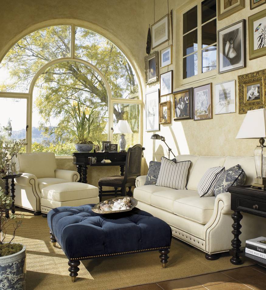 7120-44 | Victoria Cocktail Ottoman | Kingstown| Lexington Home Brands
