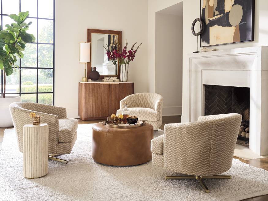 420-974 | Avenida Hall Chest | La Costa| Lexington Home Brands